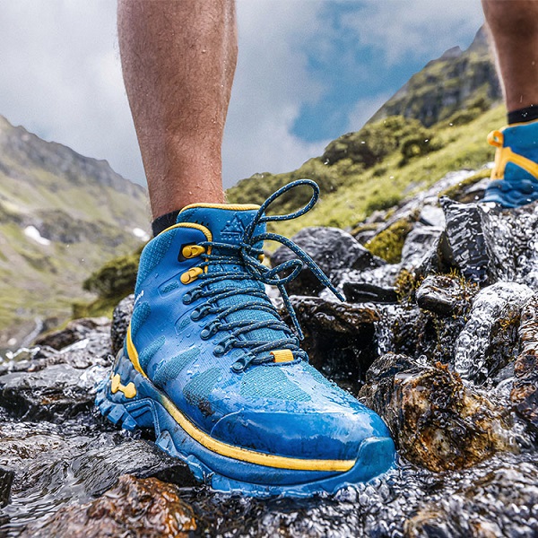 5 Best Waterproof Hiking Boots You Can Wear To Trek Fearlessly