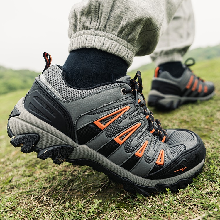 7 Water Shoes For Men For Comfort and Protection